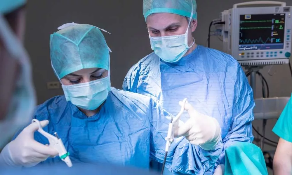 Artificial Disc Replacement vs. Spinal Fusion: Understanding Your ...